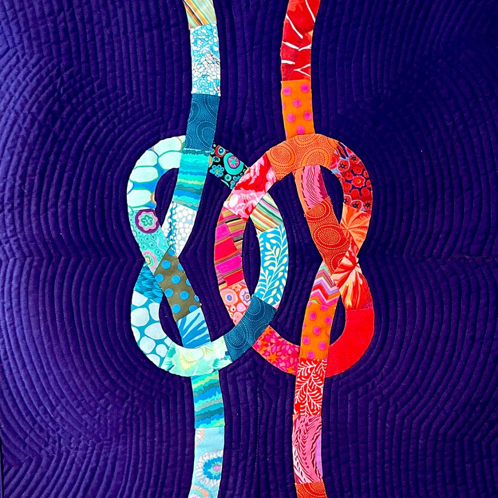 Double Friendship Knots Mini Quilt Showcase Gallery – WholeCircleStudio