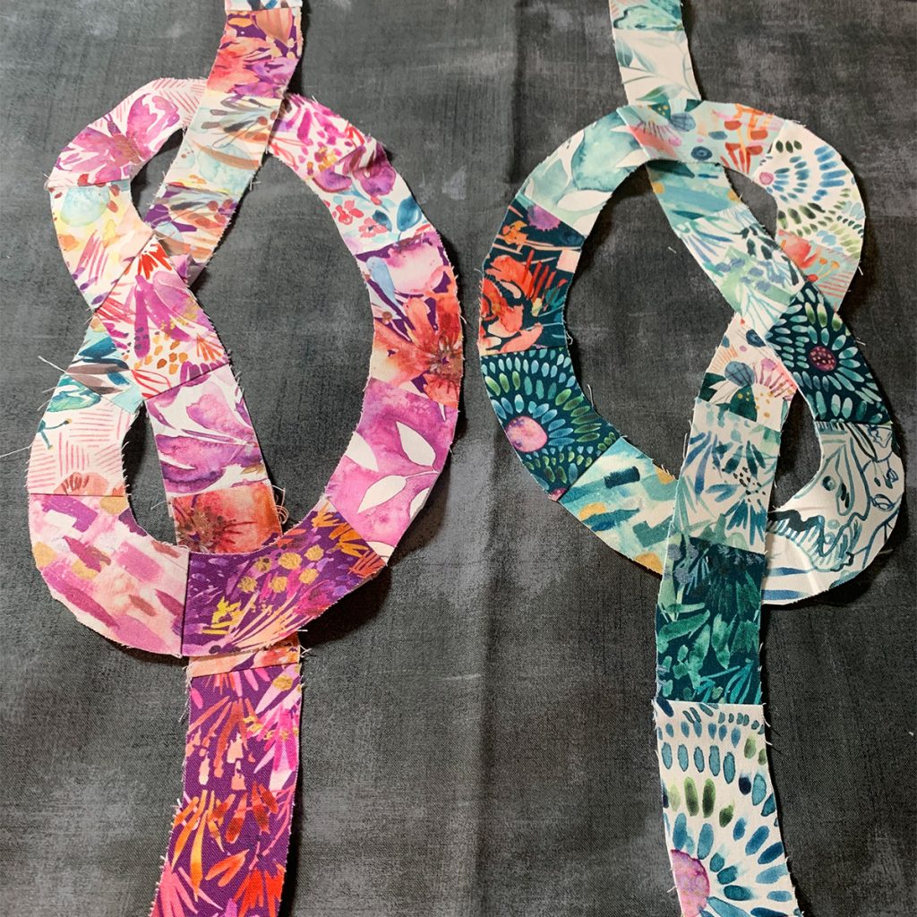 Double Friendship Knots Mini Quilt Showcase Gallery – WholeCircleStudio